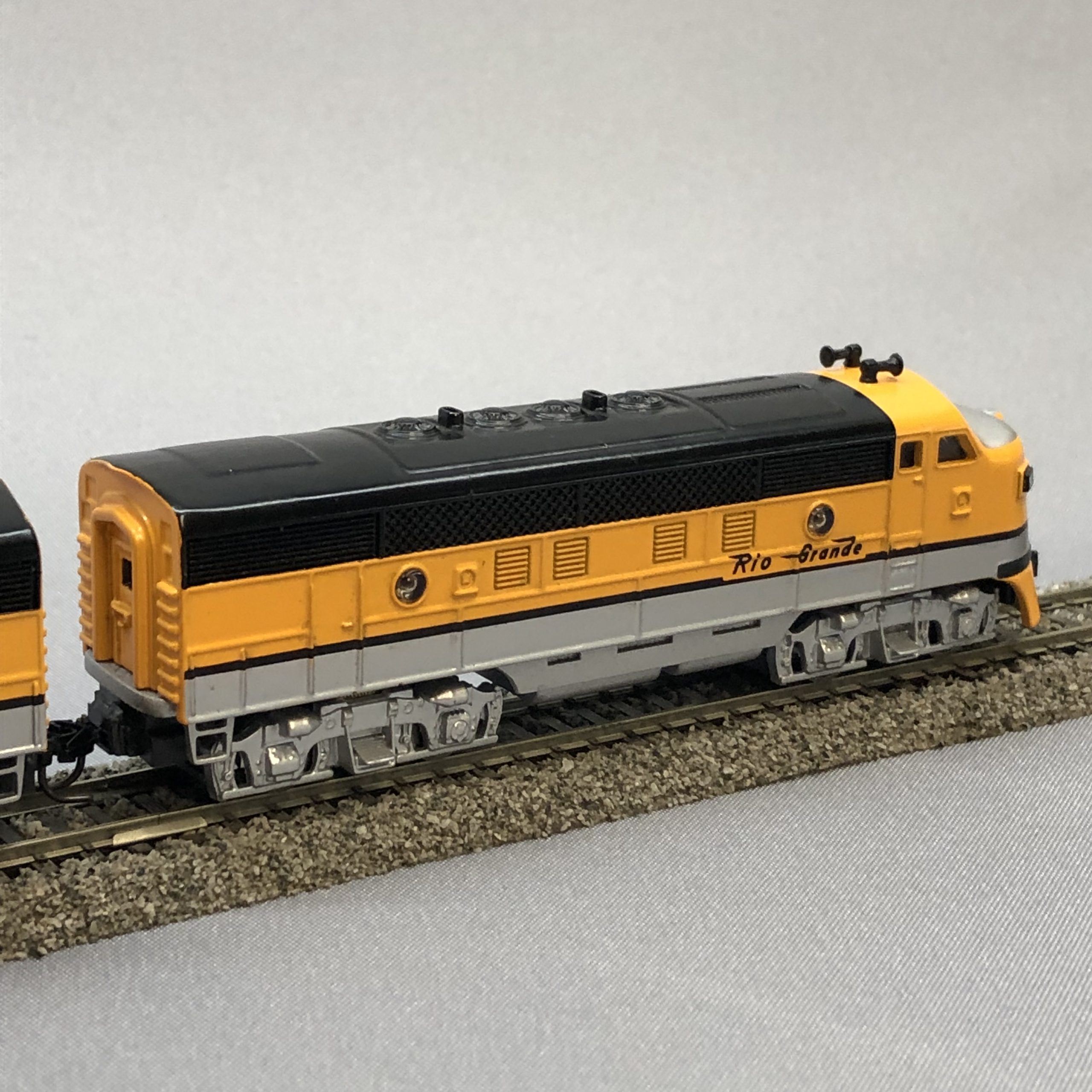 Lionel F3 A-A unit – D&RGW 5524 | Lok-n-Roll